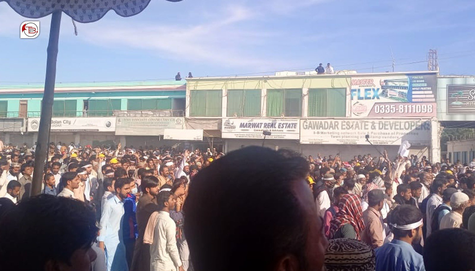 Gwadar protest: Thousands pour in as forces surround protestors | The ...